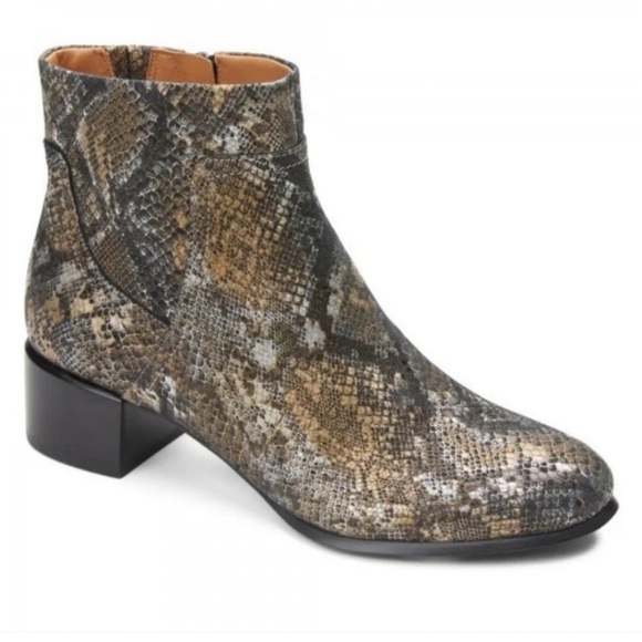 Vionic | Shoes | Womens Vionic Leather Kamryn Waterproof Ankle Bootie ...